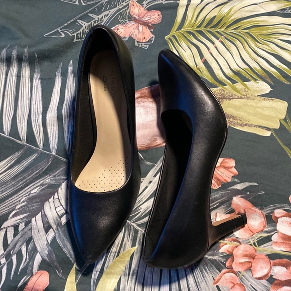 Clarks | Shoes | Clarks Black Leather Pumps | Poshmark
